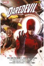 ELEKTRA COMIC | DAREDEVIL DE ED BRUBAKER Y MICHAEL LARK 2